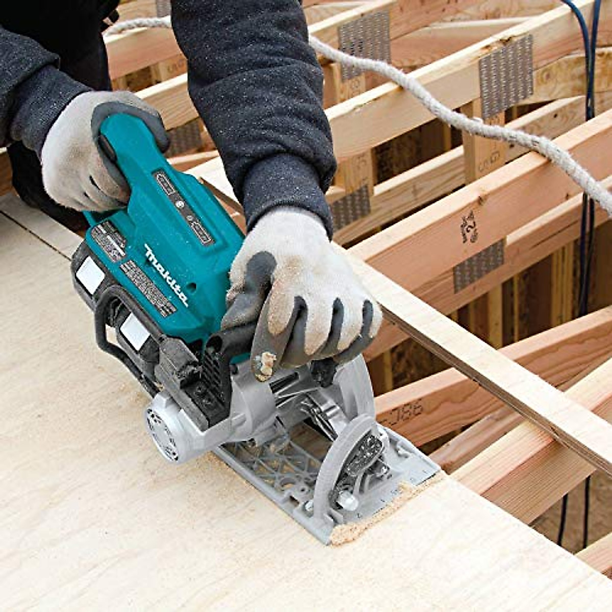 Makita XSR01PT 36V (18V X2) LXT® Brushless Rear Handle 7-1/4" Circular Saw Kit (5.0Ah)