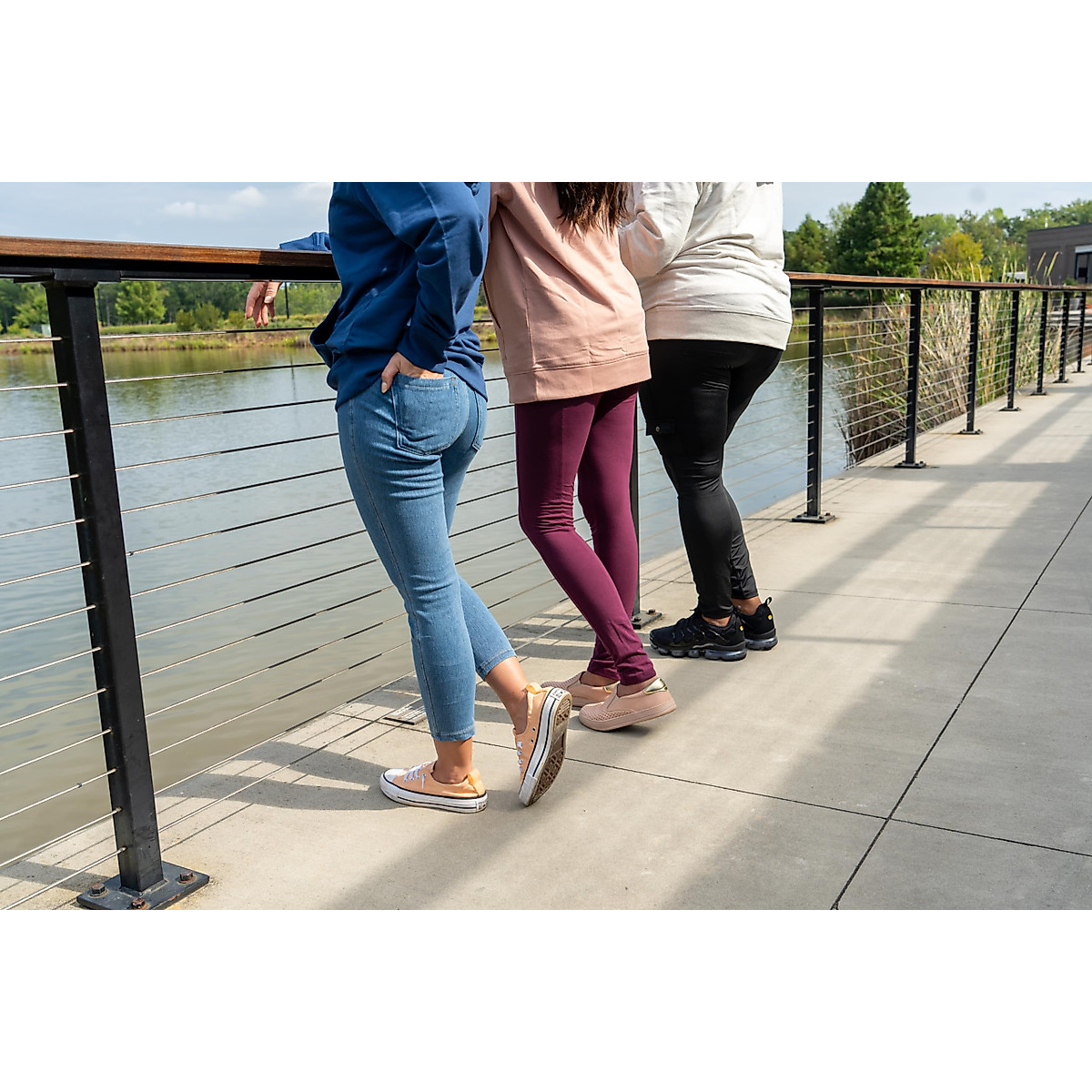 No nonsense womens Classic Denim Capri With Pockets leggings pants, Light Denim, Small US