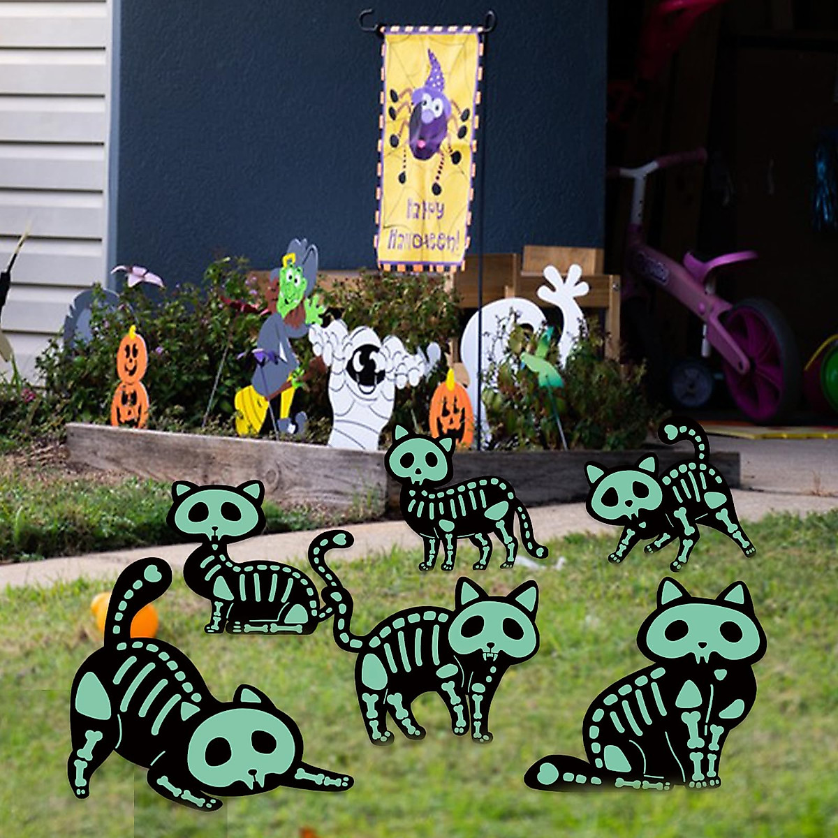 Halloween Garden Lawn Yard Sign, 6 PCS Reflective Black Cat Halloween Decor Clearance Outdoor, Glow in Dark Stakes Scary Family Home Front Yard Sign, Plastic Decoration for Halloween Party (Cat)