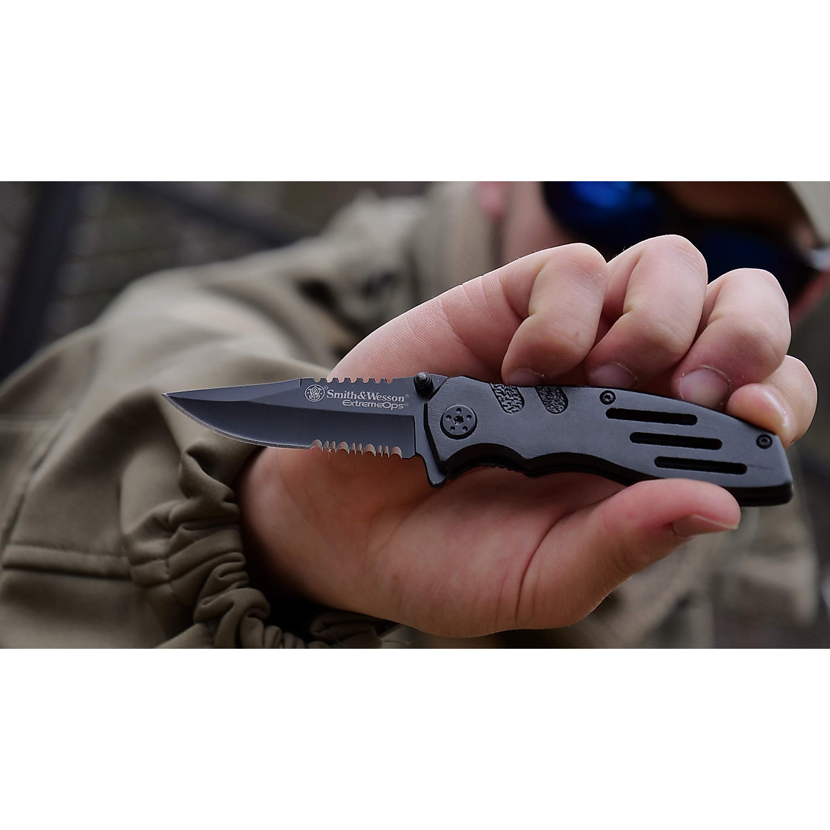 Smith & Wesson Extreme Ops SWA24S 7.1in S.S. Folding Knife with 3.1in Serrated Clip Point Blade and Aluminum Handle for Outdoor, Tactical, Survival and EDC