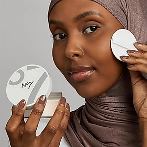 No7 Flawless Finish Loose Powder - Translucent - Loose Finishing Powder - Makeup Setting Powder with Matte Finish for All Skin Tones - All Skin Types Including Oily Skin