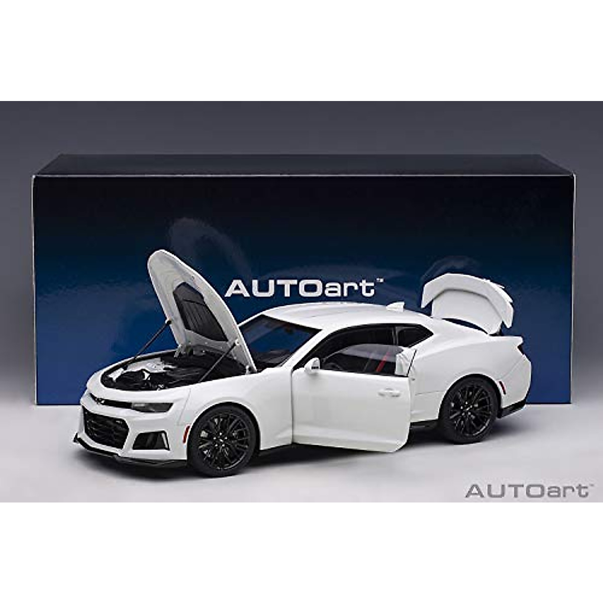 AUTOart 1/18 Model Car of Chevy Camaro ZL1 Summit White 71206