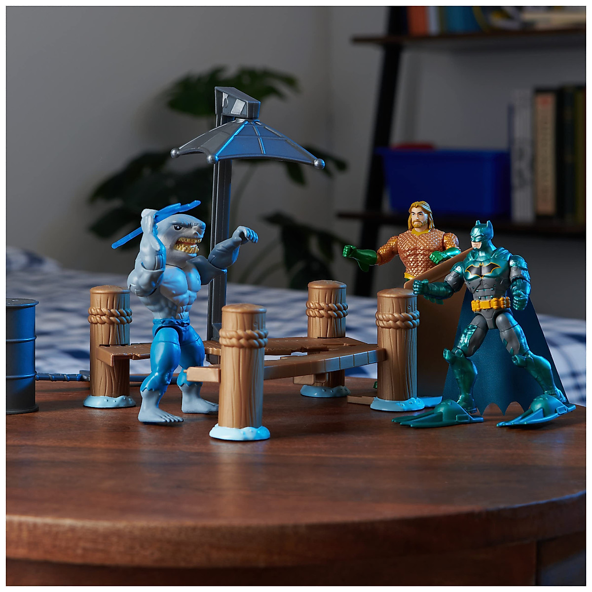 DC Comics, Gotham City Harbor Chaos Playset | 4-inch Batman, Aquaman, King Shark Action Figures | Kids Toys for Boys and Girls Ages 3 and Up (Amazon Exclusive)
