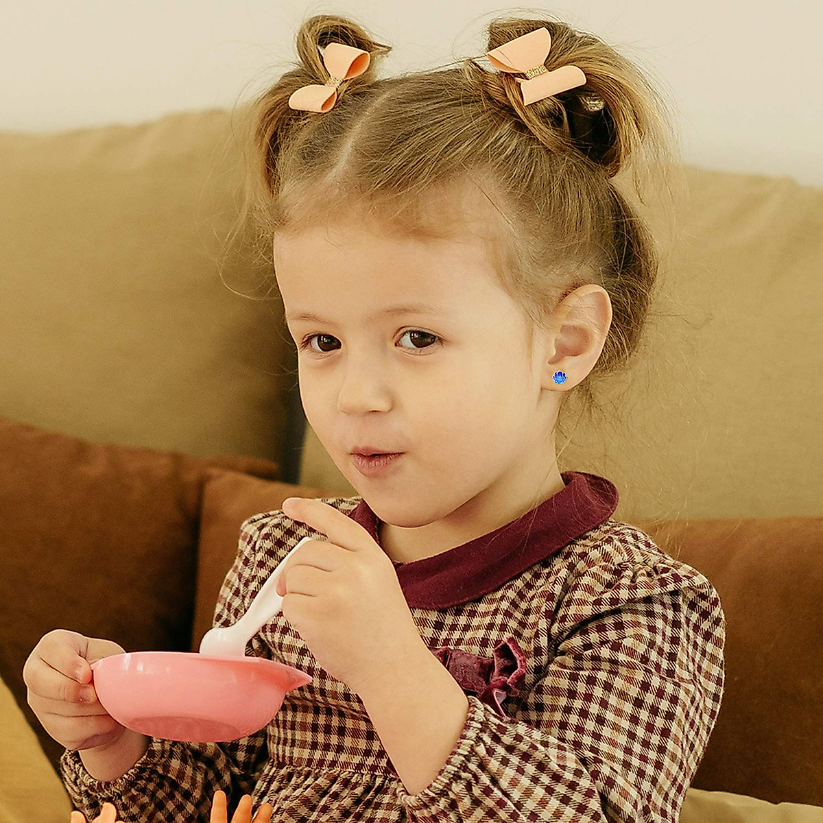 KINGWHYTE Sea Shell Stud Earrings S925 Sterling Silver Gradient Mini Beach Animal Seashell Scallop Jewelry for Women