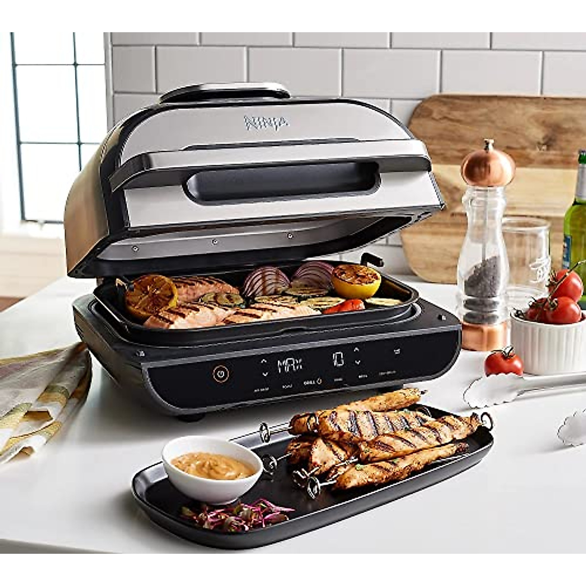 Ninja FG551 Foodi Smart XL 6-in-1 Indoor Grill with 4-Quart Air Fryer Roast Bake Dehydrate Broil and Leave-in Thermometer, Extra Large Capacity, a stainless steel Finish (Renewed) (Cinnemon/RED)