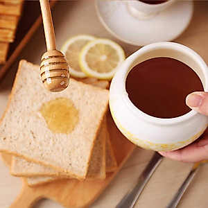 Kitchenexus Honey Pot, 15.5 OZ Ceramic Honey Jar with Lid and Wooden Dipper for Home Kitchen, Porcelain Honey Container for Storage (Yellow)