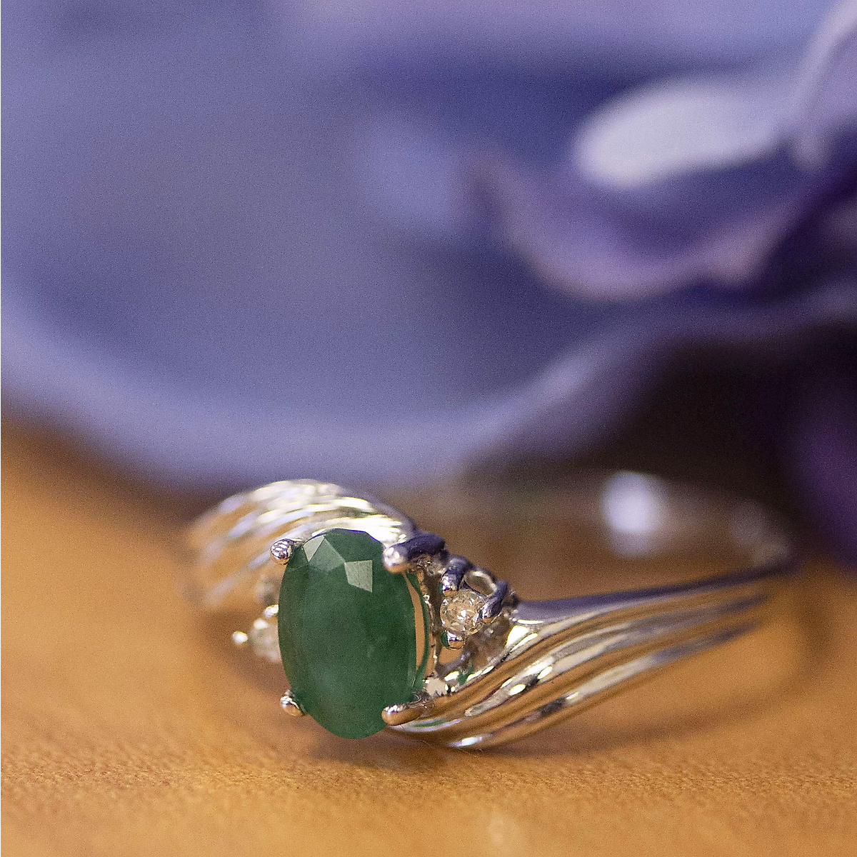 Direct-Jewelry 10k White Gold Oval Emerald And Diamond Ring (Size 8)