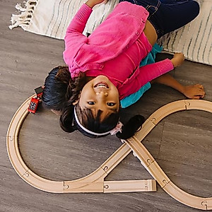 Melissa & Doug Classic Wooden Figure Eight Train Set (22 pcs)
