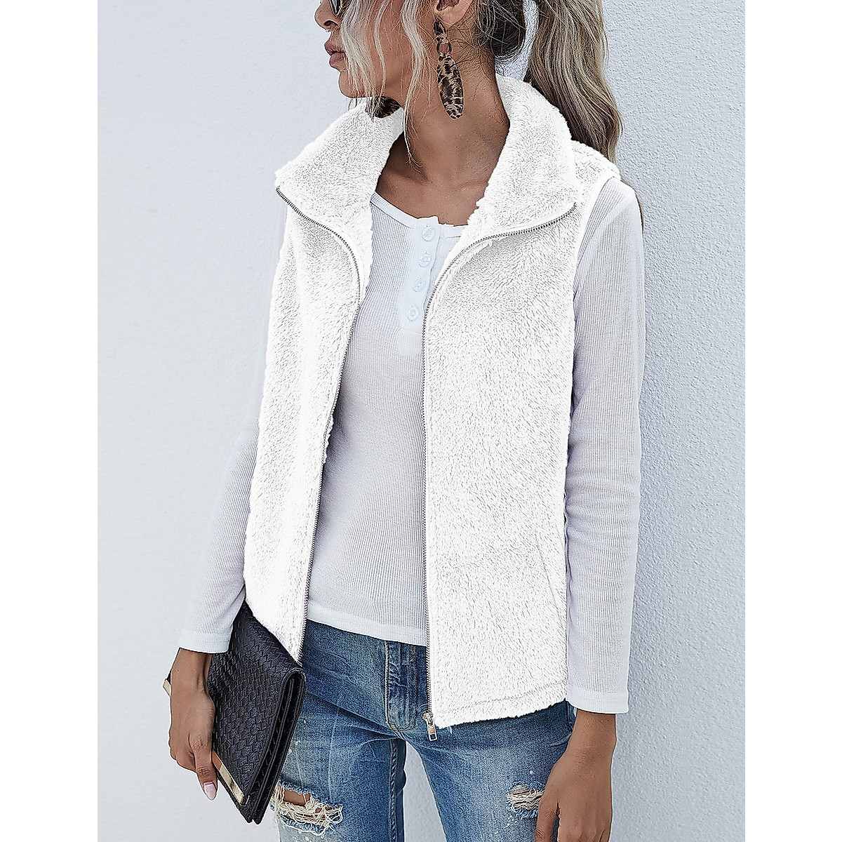 Women's Casual Sherpa Fleece Fuzzy Vest Jacket Sleeveless Zip Up Lined Stand Collar Lightweight Warm Waistcoat with Pockets White L