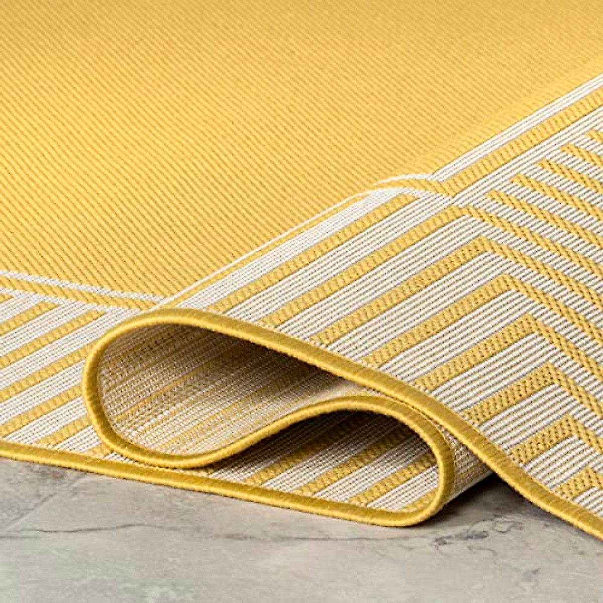 nuLOOM Asha Simple Border Indoor/Outdoor Area Rug, 8' x 10', Yellow