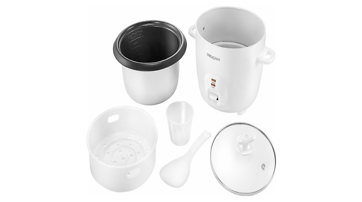 Insignia 2.6-Quart Rice Cooker in White | Easy Cooking Solution