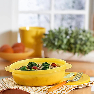 Tupperware CrystalWave Plus 4 1/4-Cup/1.1L Container in Yellow