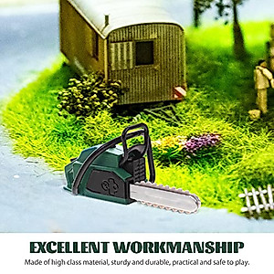 STOBOK Kids Garden Tools Mini Chainsaw Cordless Mini Power Chain Handheld Small Chainsaw 1/12 Model Doll House Garden Working Accessories Mini House Accessories Green Kids Outdoor Toys