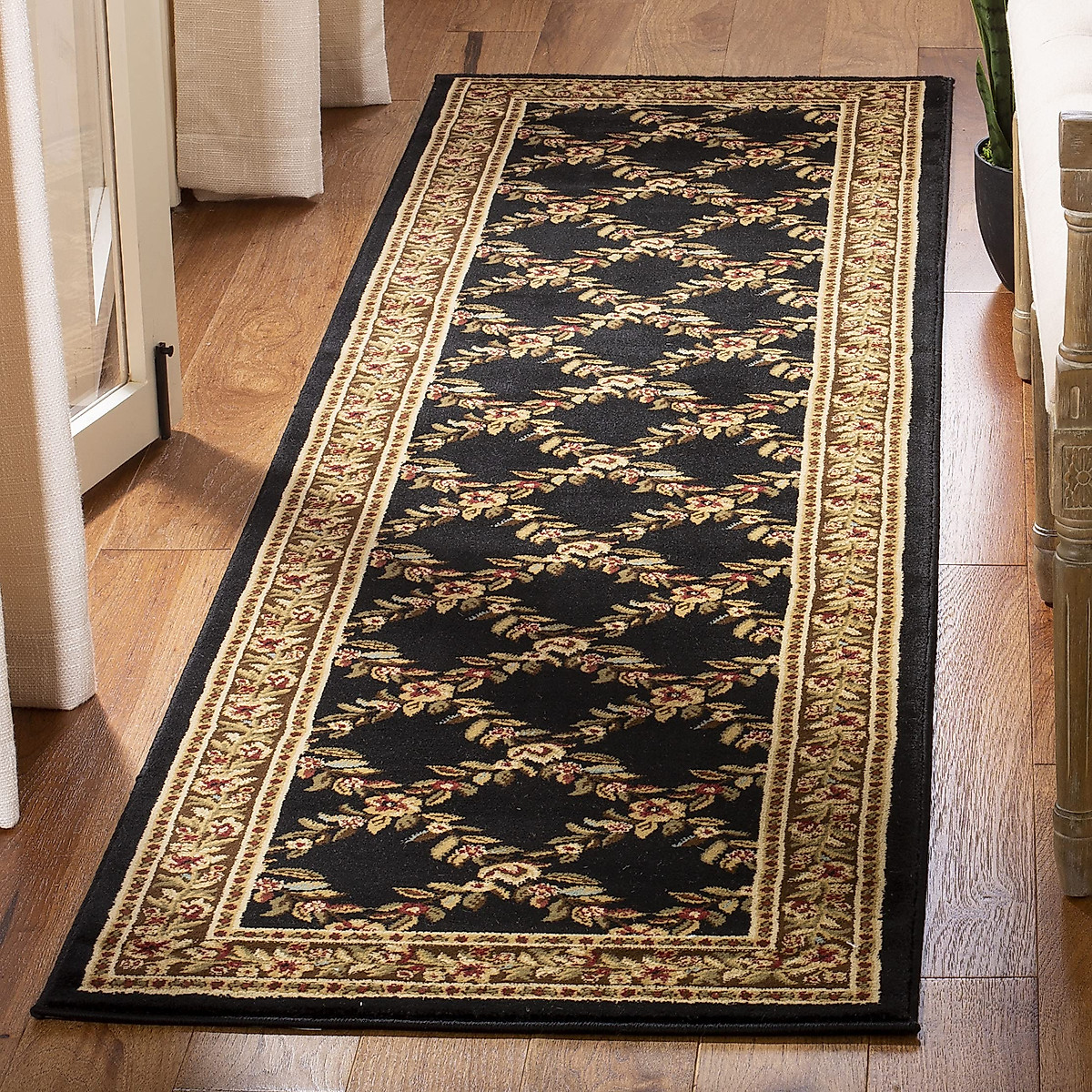 SAFAVIEH Lyndhurst Collection Runner Rug - 2'3" x 8', Black & Brown, Traditional Floral Trellis Design, Non-Shedding & Easy Care, Ideal for High Traffic Areas in Living Room, Bedroom (LNH557-9025)