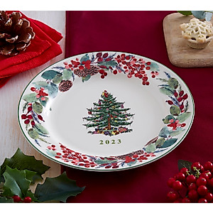Spode Christmas Tree Collector's Plate, 8-Inch Porcelain Dinner & Appetizer Plate, Holiday-Themed Serving Plate, Microwave & Dishwasher Safe, Festive Collectible Seasonal Dining Plate