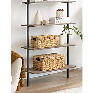 StorageWorks Scalloped Edge Wicker Basket with lid, Wicker Storage Basket with Built-in Handles, Handwoven Basket for Décor, Natural Water Hyacinth Wicker Basket for Shelves, Nursery Room