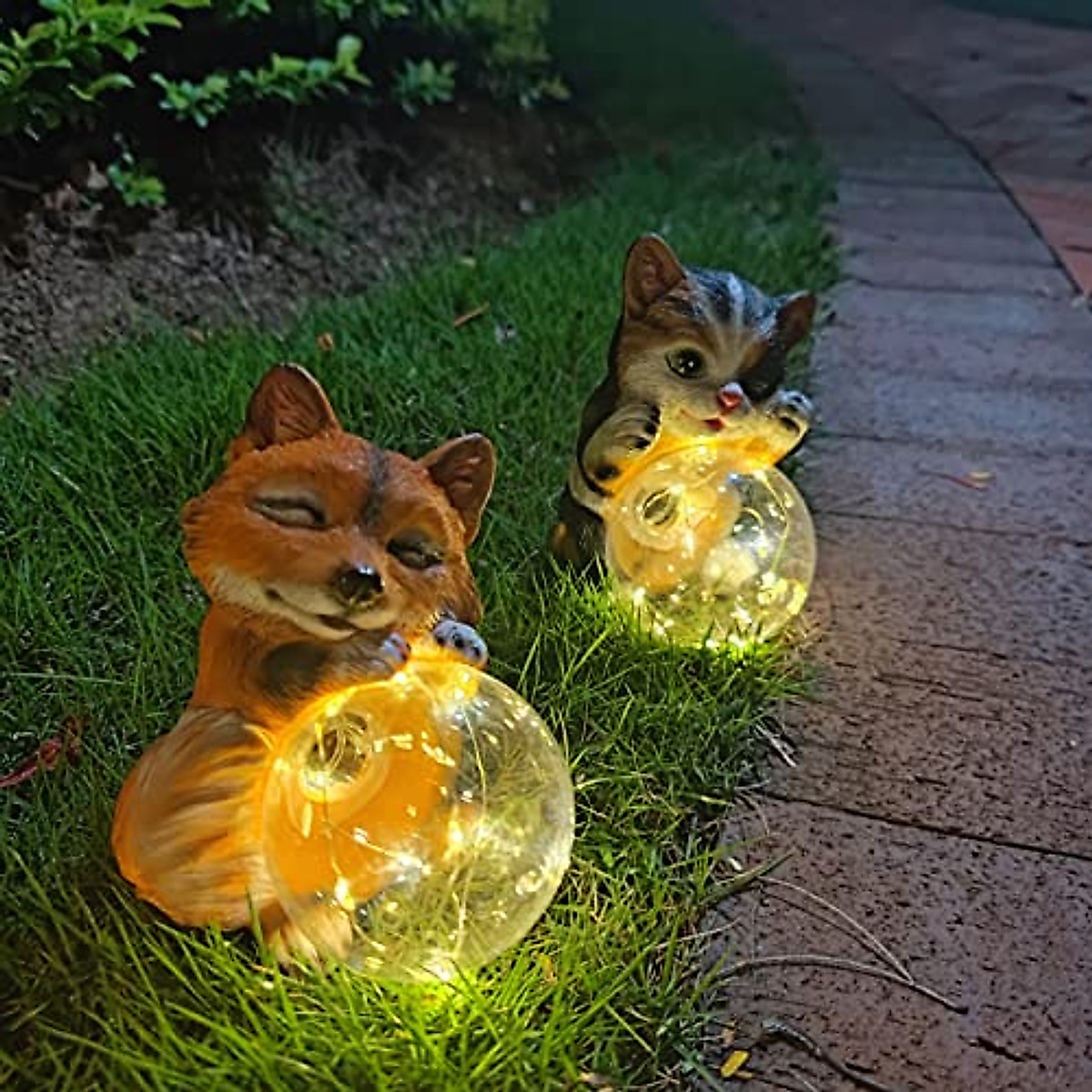 Garden Décor Cute Fox Sculptures & Statues Cat Figurine Holding Magic Ball with Solar LED Lights, Perfect Yard Gift Solar Garden Decoration for Patio Landscape Lawn Porch, Ornament (Fox)