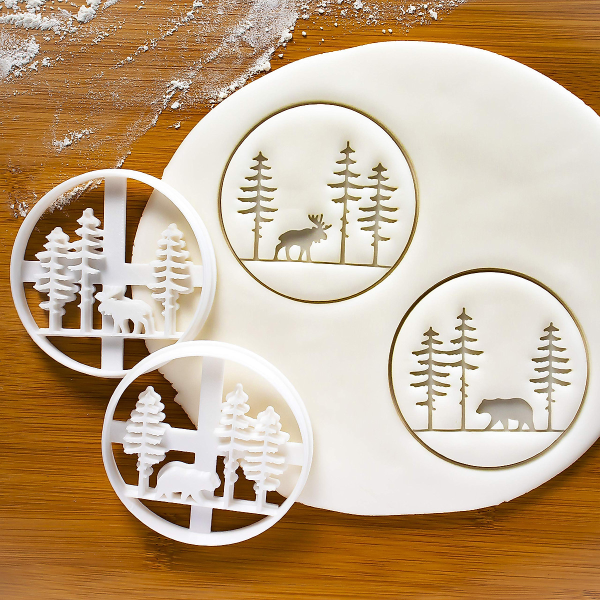 Set of 2 Forest Animal cookie cutters (Designs: Moose and Bear), 2 pieces - Bakerlogy