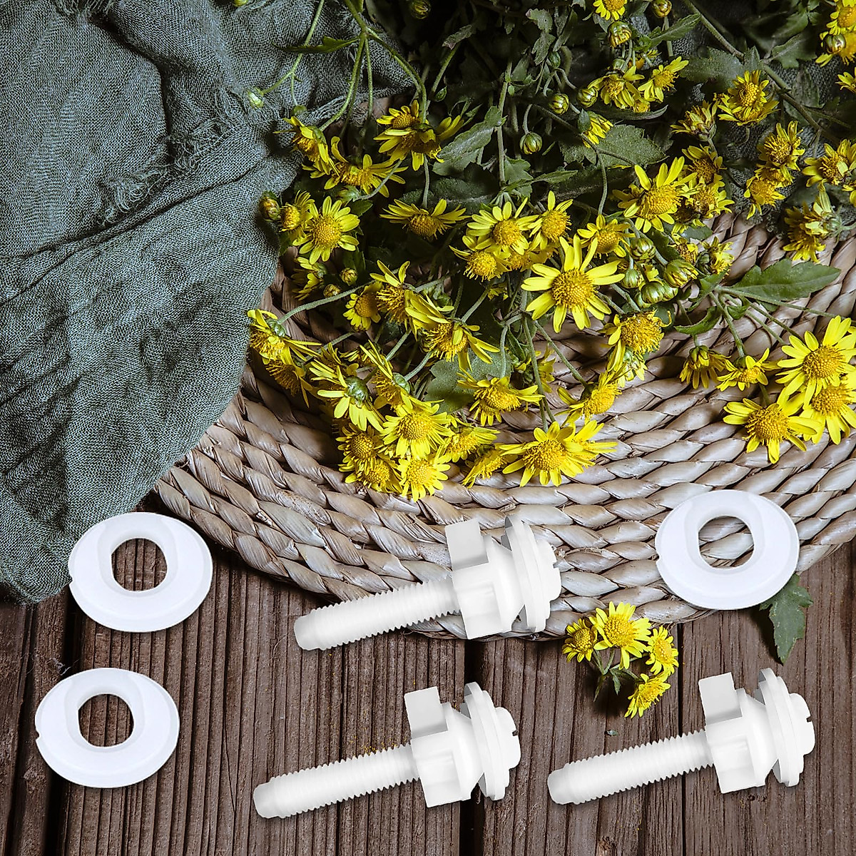 BLMHTWO 2 Pieces Toilet Seat Bolts and Nuts, Toilet Seat Screws Replacement Toilet Seat Bolts Includes Nuts and 28mm Gasket Plastic Toilet Seat Replacement for Most Toilet Seats (White)