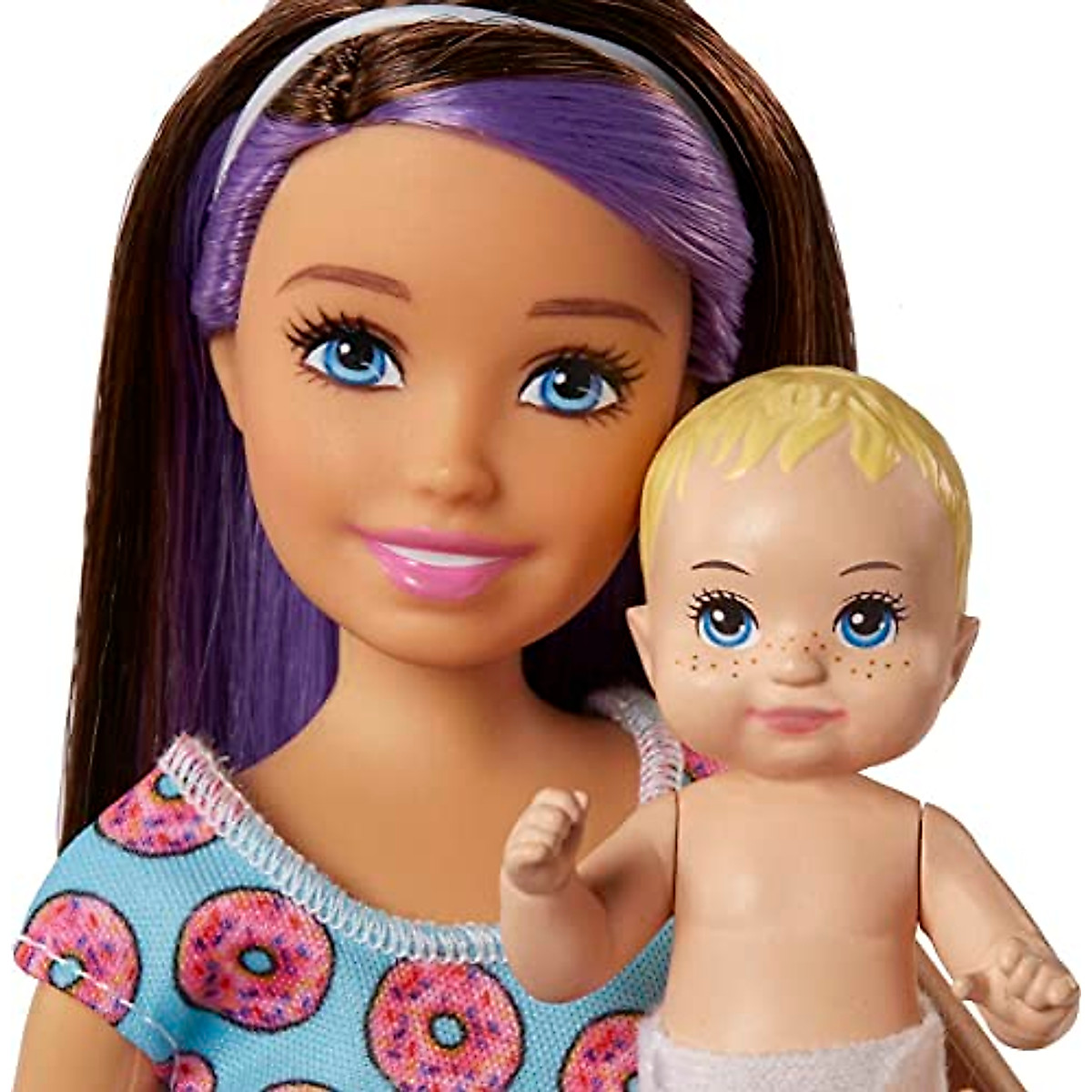 Barbie Skipper Babysitters Inc Dolls & Accessories, Set with Skipper Doll, Color-Change Baby Doll, High Chair & Crib