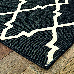 Christopher Knight Home Maitland Lattice Indoor/Outdoor Area Rug, 2ft 3in X 7ft 6in, Black,Ivory