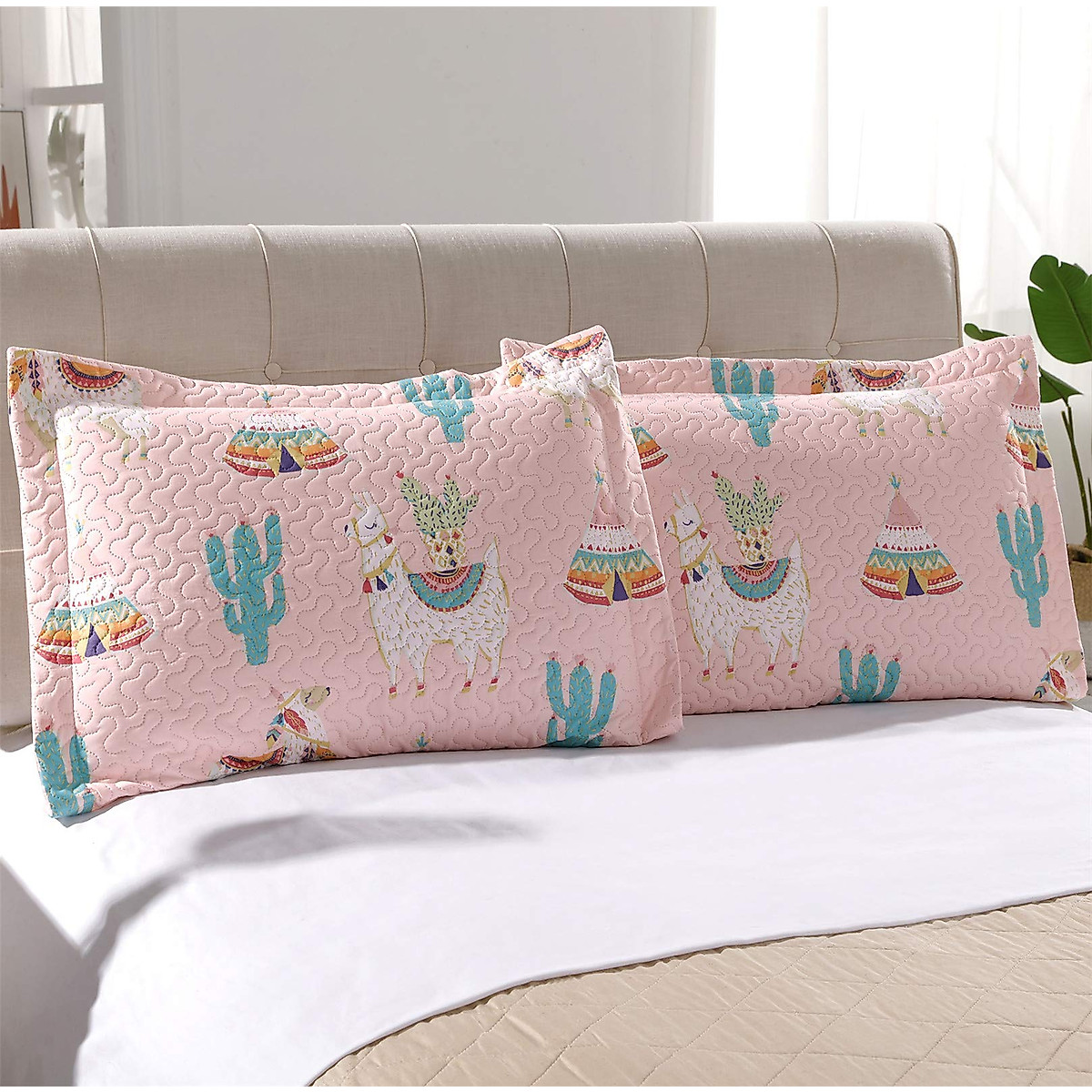 Ycosy Kids Girls Alpaca Cactus Quilt Set Twin Size Llama Bedding Lightweight Animal Cartoon Bedspread Coverlets All Season Bedding Set ，1 Quilt and 2 Pillow Shams