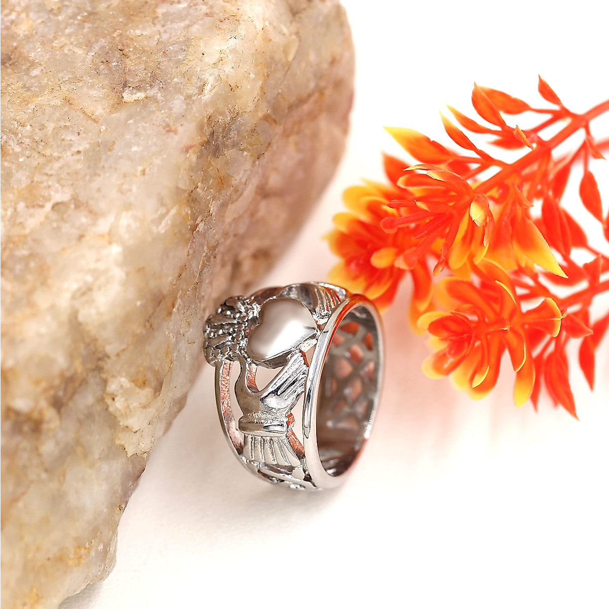 Uloveido Hands Heart Claddagh Design Crown Rings for Men Women Best Friend Promise Love Rings Size 9 Y1729