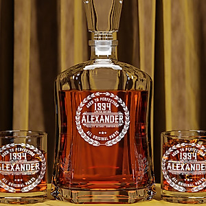 Personalized Whiskey Decanter - Christmas Gifts for Men, Dad, Husband, Him, Husband - Custom Whiskey Gifts for Him - Personalized Gifts for Men - Whiskey, Scotch Gifts - Unique Mens Gift Ideas