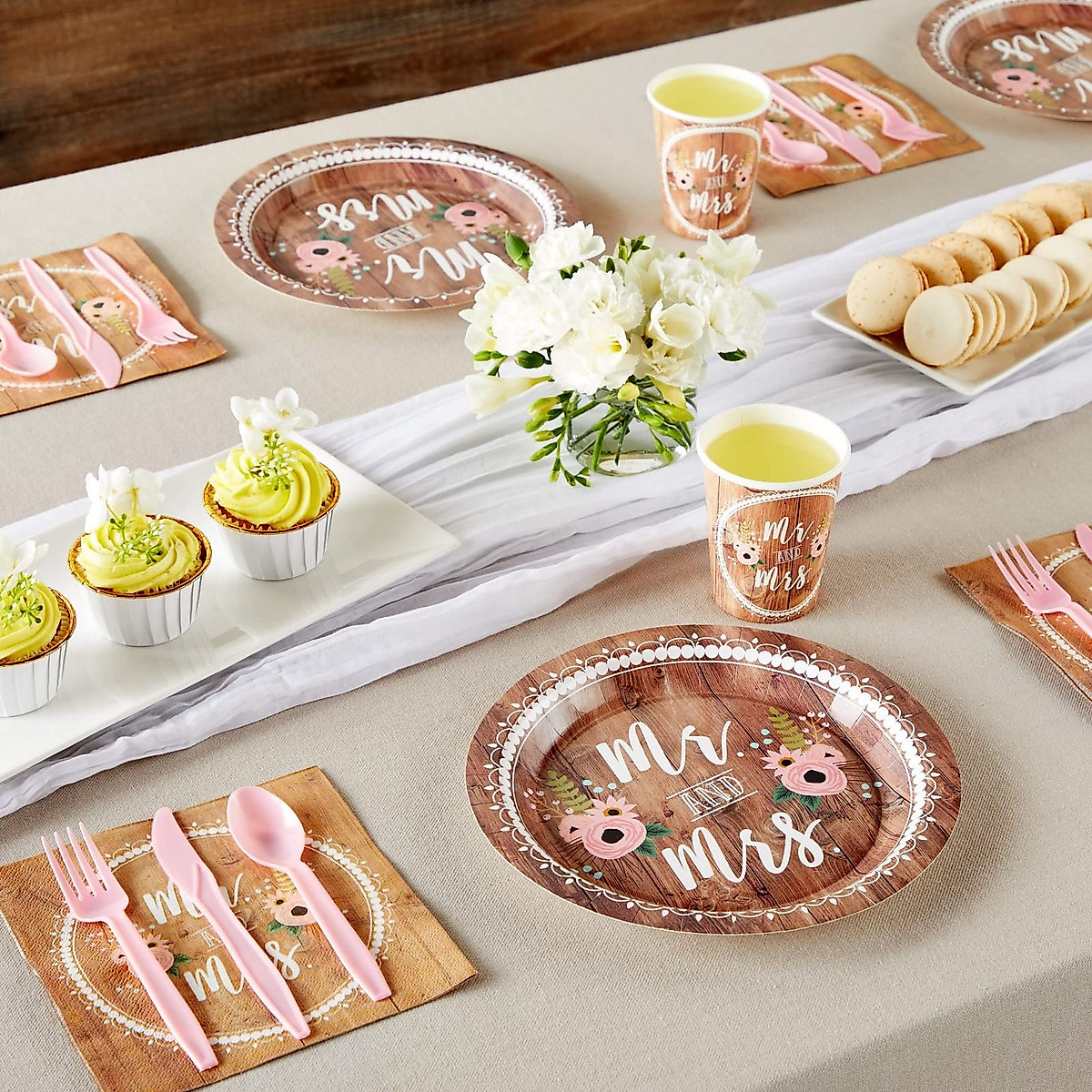 BLUE PANDA 80-Count Wedding Paper Plates, Disposable Mr and Mrs Rustic-Style Reception, Bridal Shower, Country Wedding Decorations, Engagement Party Supplies (9 in) Bulk Pack