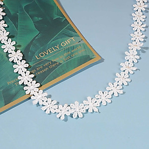 Yheakne Boho Flower Lace Choker Necklace White Lace Tattoo Choker Necklace Daisy Flower Collarbone Necklace Retro 90s Choker Necklace Chain Jewelry for Women and Girls (White)