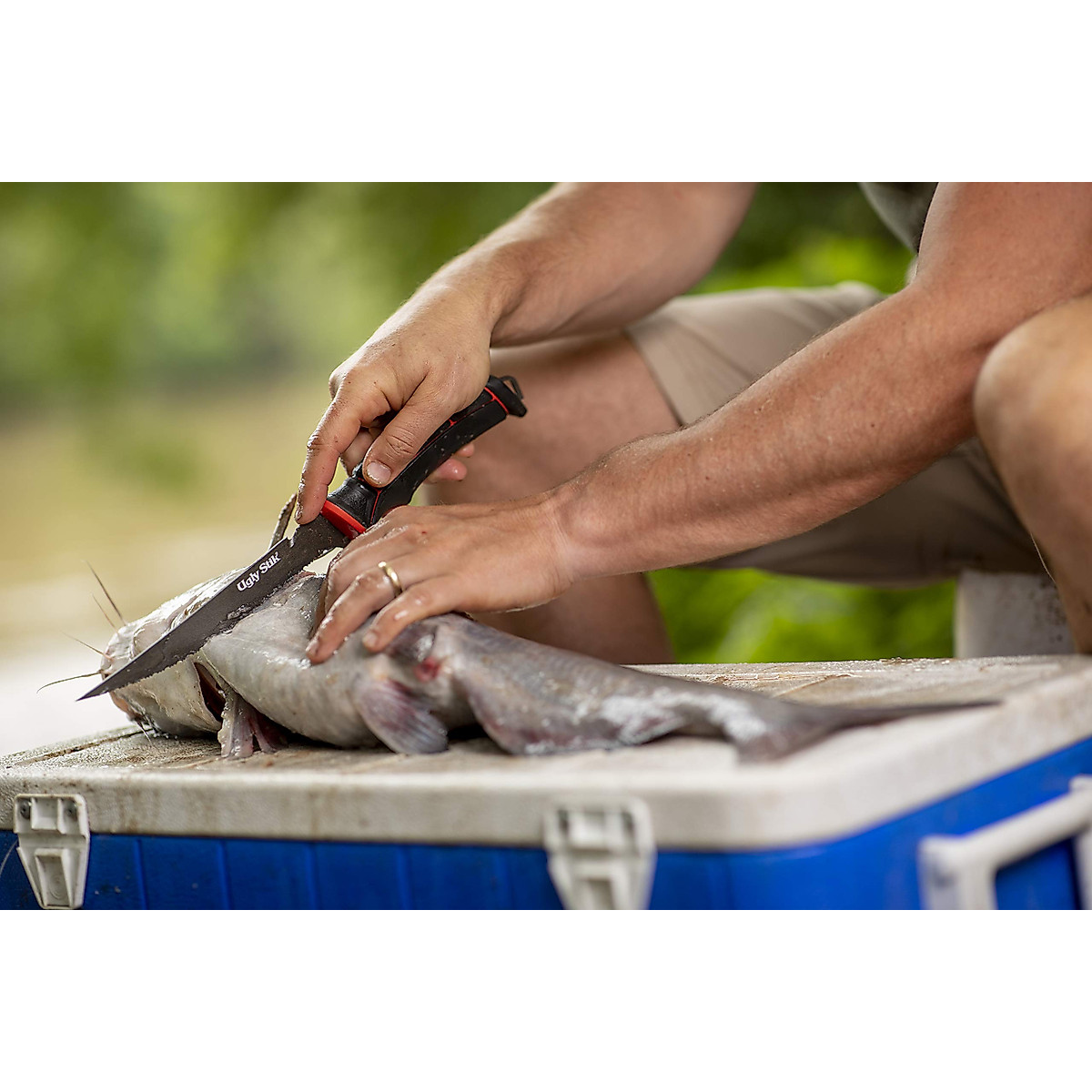 Ugly Stik Ugly Tools 7 Inch Serrated Knife, Fishing Fillet Knife for Anglers, Sharp Trailing Point Serrated Stainless Steel Blade, Non-Slip Grip Handle, Black