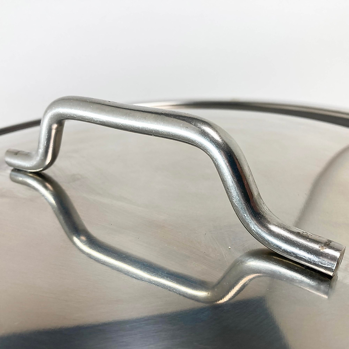 Bayou Classic 1136 36-qt Stainless Stockpot w/Vented Lid and Stainless Perforated Basket Features Stainless Welded Handles Perfect For Steaming Boiling or Frying