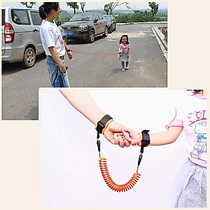 1 Pack Child Anti Lost Wrist Link，4.9ft(1.5M) Sturdy Flexible Safety Wristband Leash for Kids and Toddlers (Orange）2019
