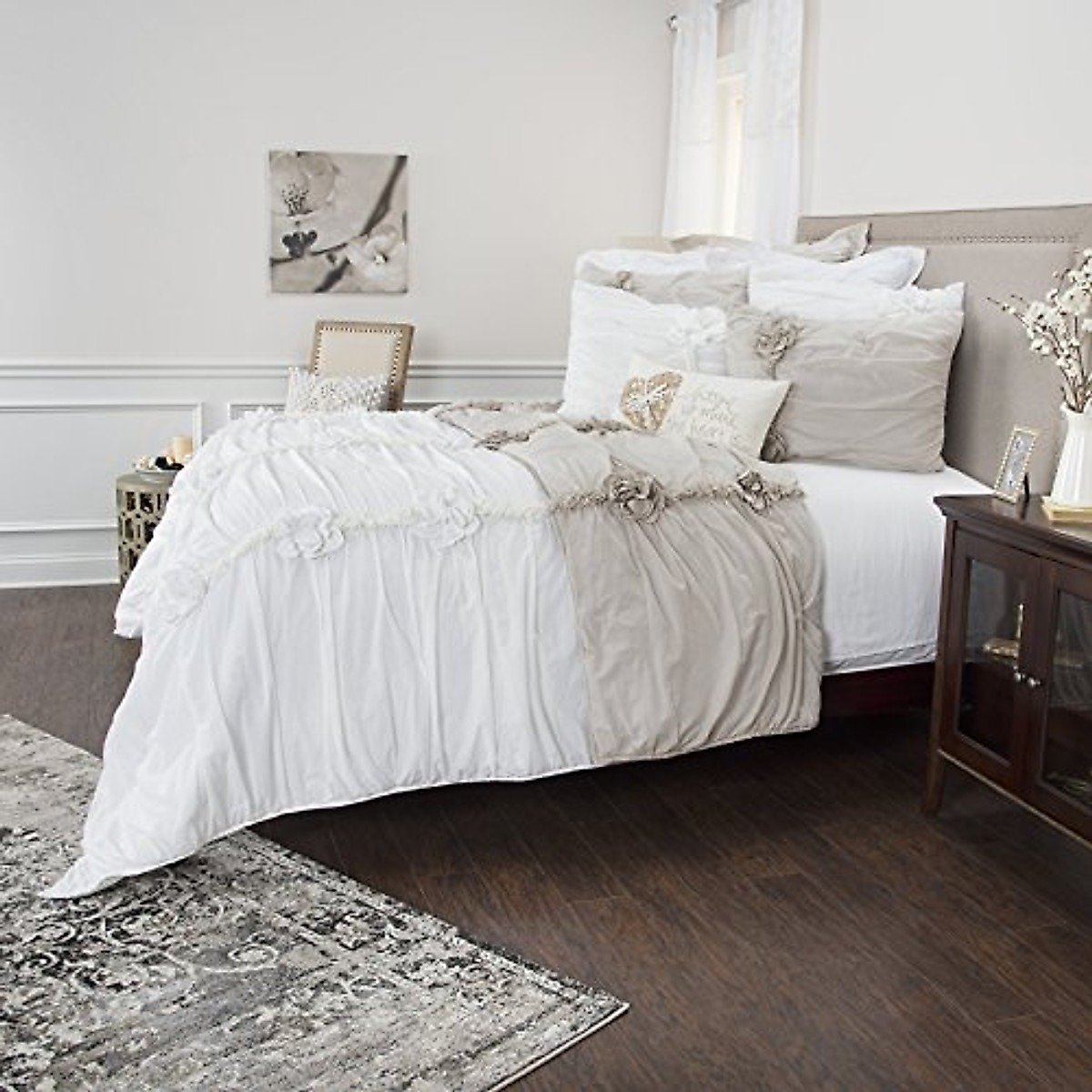 Rizzy Home | BQ4332 | Polyester Quilt | 106"x92" White/Neutral/ Stripe