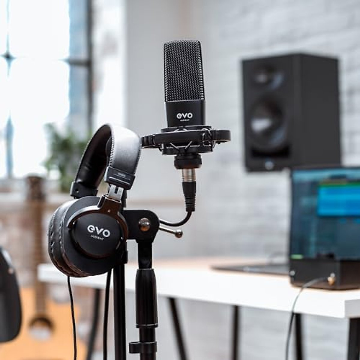 Audient EVO4SRB Start Recording Bundle - 2x2 USB/iOS Recording System