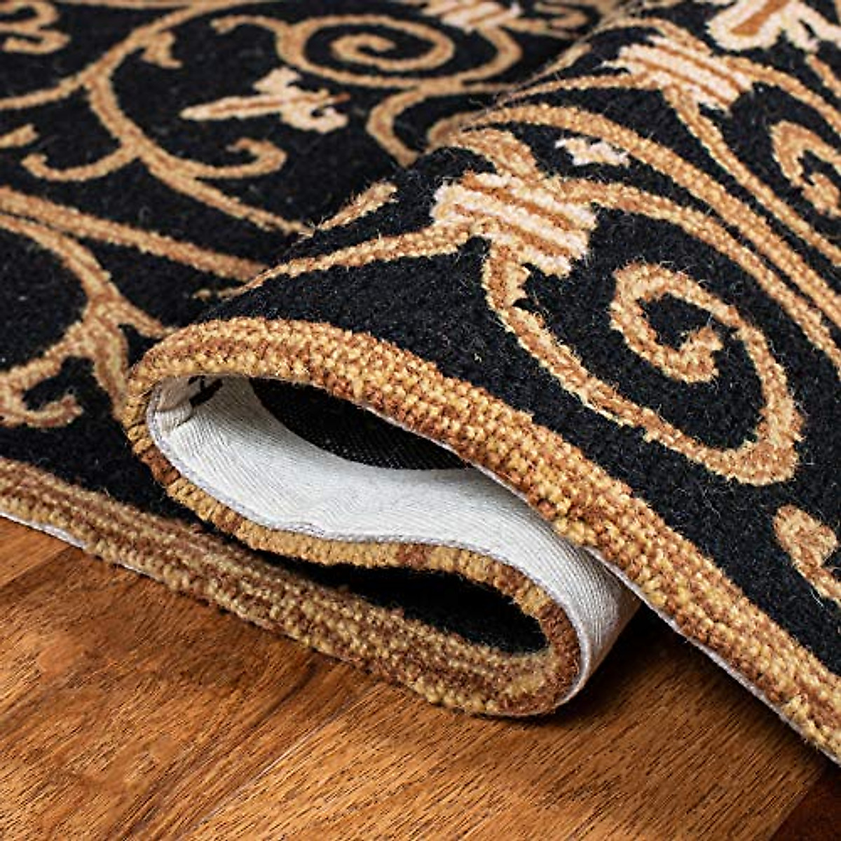 SAFAVIEH Chelsea Collection 1'7" x 3' Black HK11A Hand-Hooked French Country Wool Accent Rug