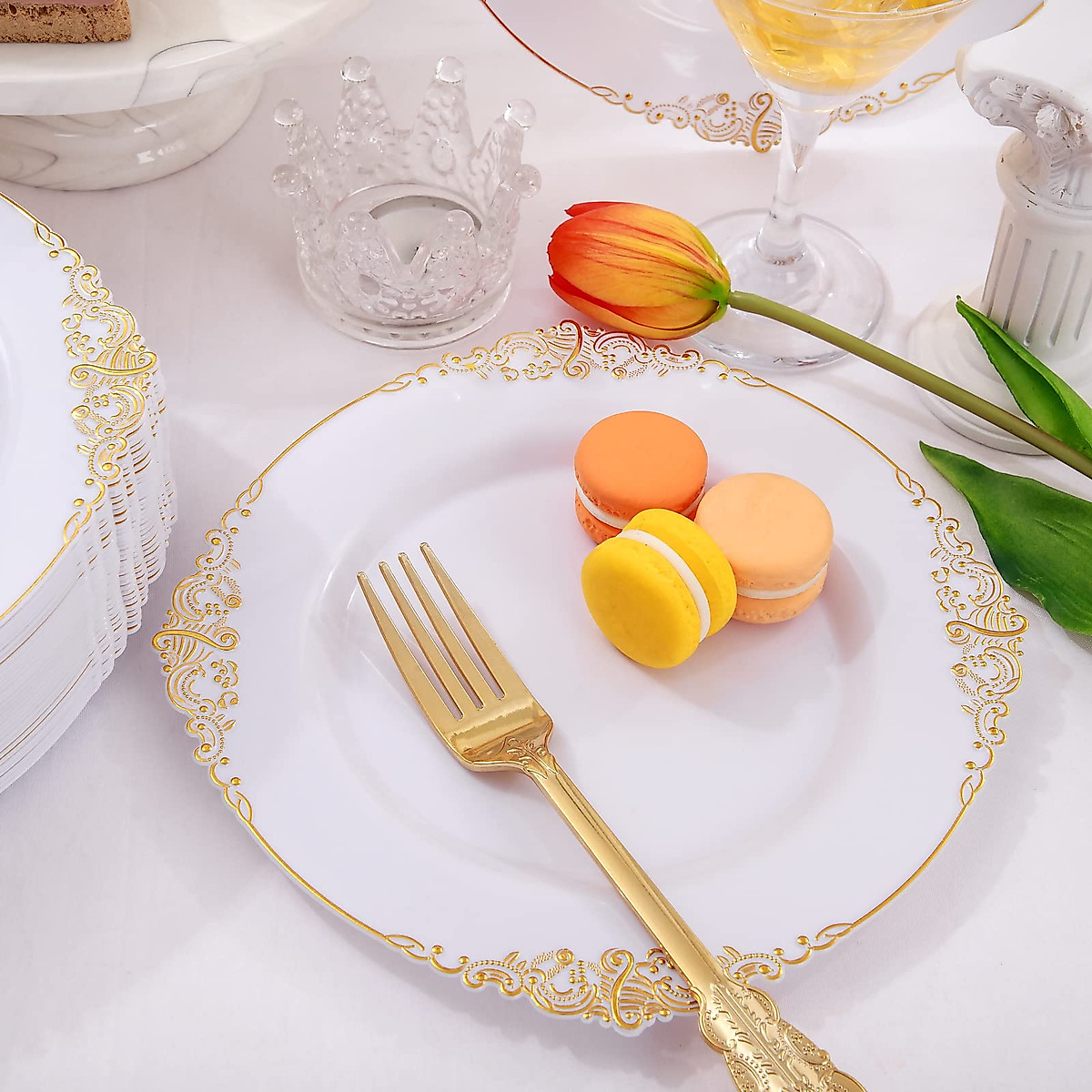 Nervure 100PCS White and Gold Plastic Plates - 7.5inch Gold Disposable Plates - Heavyweight Gold Plastic Plates - Gold Dessert Plates for Wedding & Party & Christmas