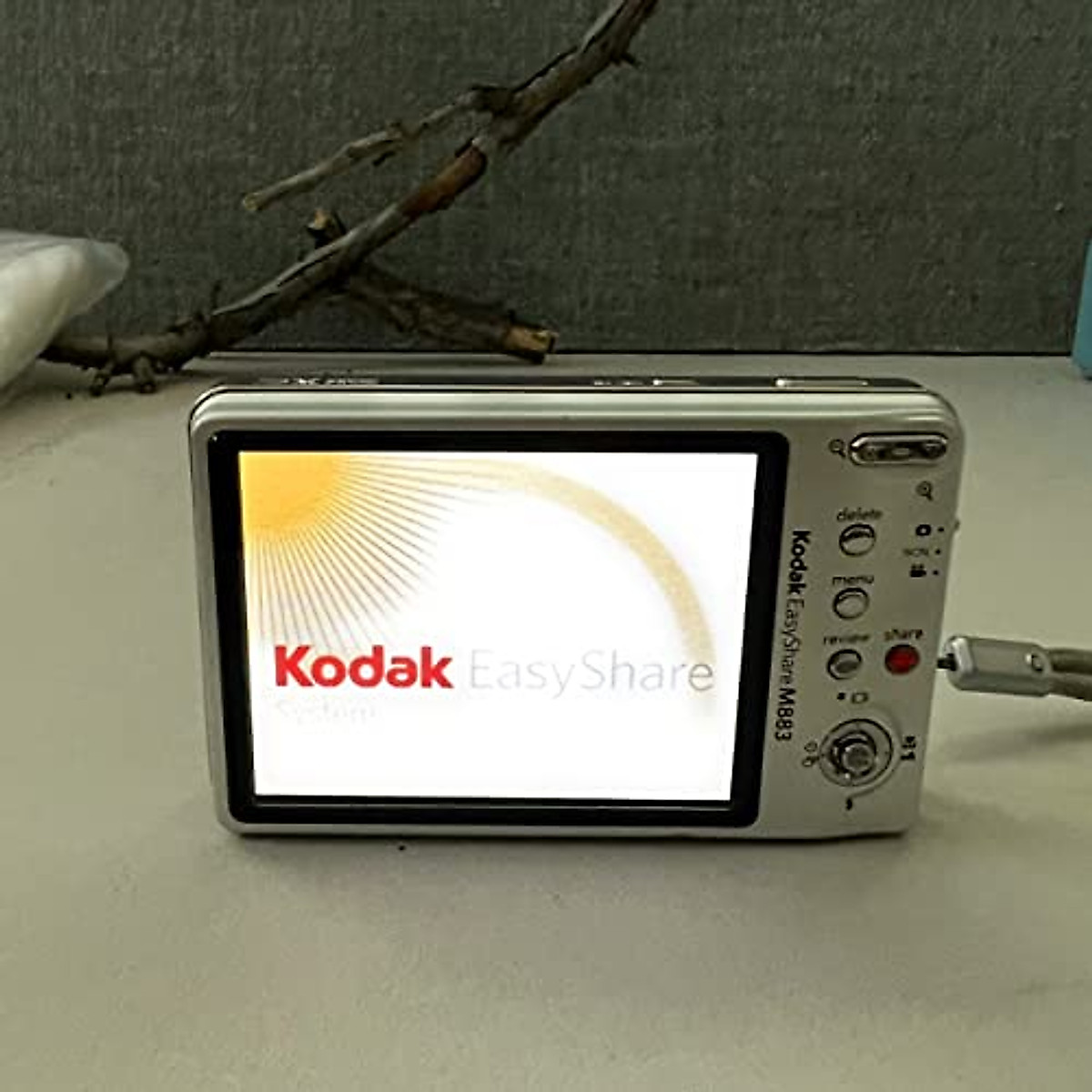 Kodak EasyShare M883 8MP 3x Optical Zoom Digital Camera (Red)
