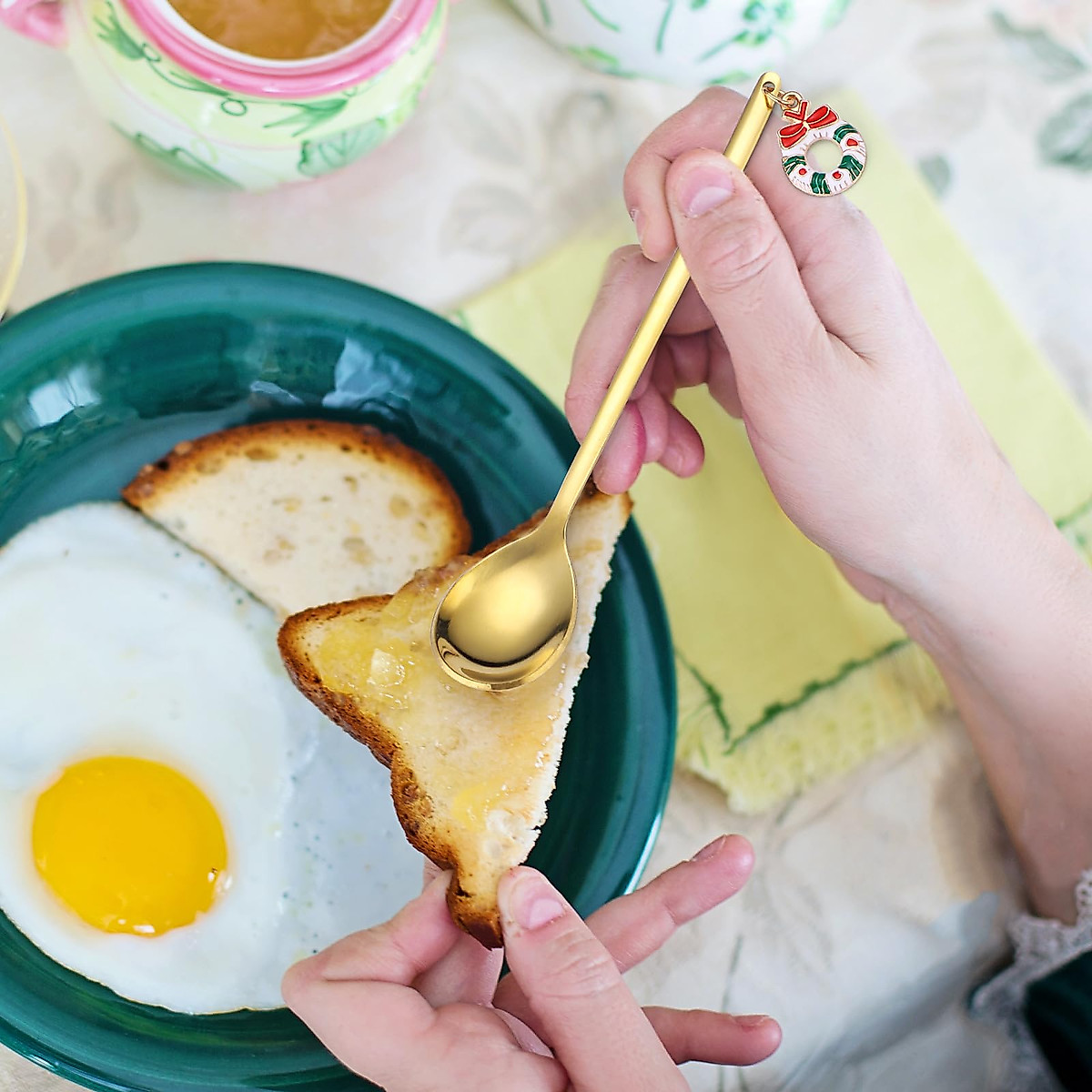 A · HOUSEWARE Coffee Spoons Gold Silverware Christmas 6 Pieces Small Stainless Steel Flatware Xmas Decorative Pendants Cute Drinking Stirrers for Festive and Daily Kitchen Utensils