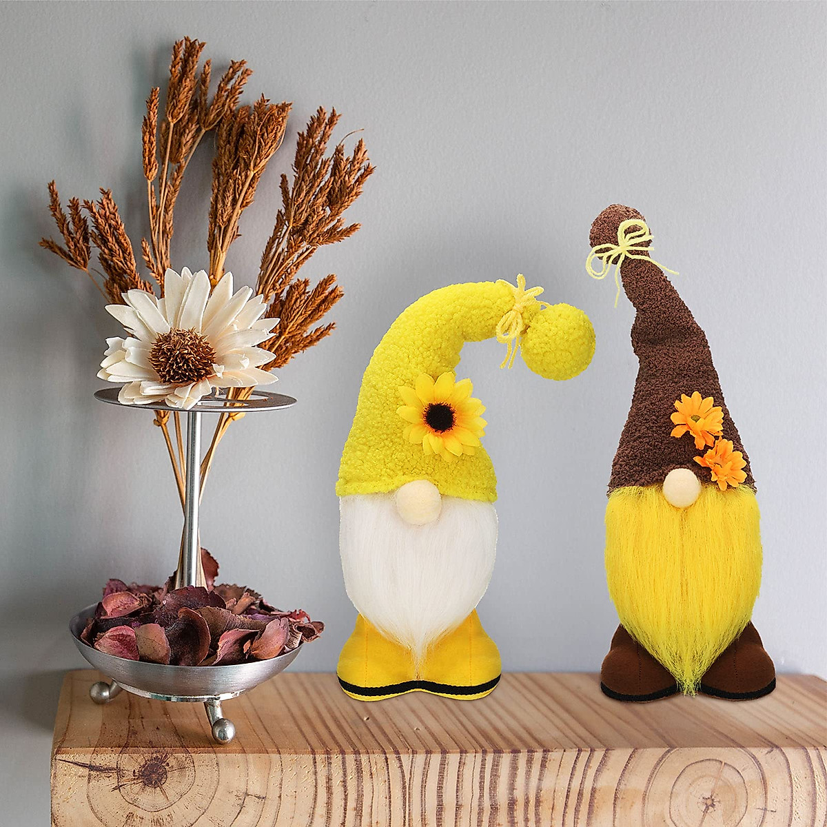 2 Pieces Sunflower Garden Gnome Ornaments Plush Texture Sunflower Elf Home Decor Farmhouse Kitchen Decor Tiered Tray Rustic Scandinavian Swedish Gnome Ornaments Household Ornaments