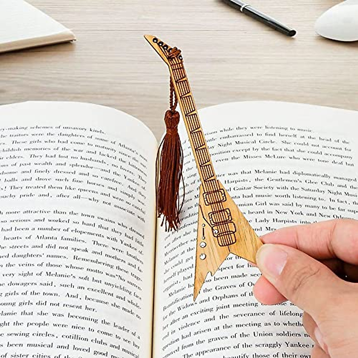 Natural Bamboo Bookmarks with Tassels,Retro Guitar Bass Bookmark Chinese Style Bamboo Bookmark Bass Book Folder Book Clip(C)