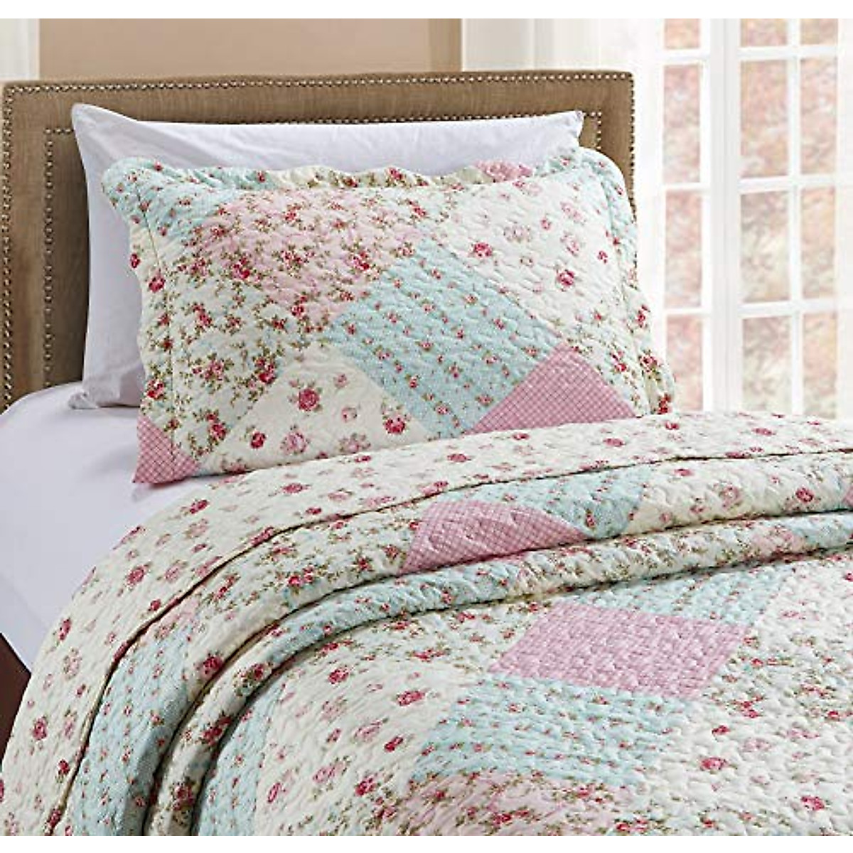 Brilliant Sunshine Pink and Green Rose Patchwork, 2-Piece Quilt Set with 1 Sham, Reversible Bedspread, Soft Lightweight Coverlet, All-Season, Twin, Pink Green