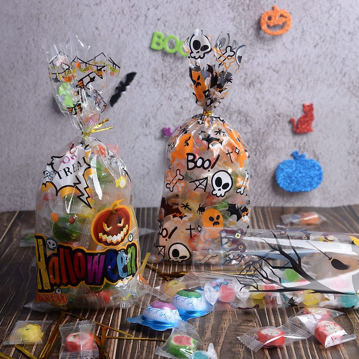 WOONOO 200PCS Halloween Treat Bags Candy Bags for Trick or Treat, 8 Designs Halloween Goodie Bags for Kids Party Supplies, Halloween Cellophane Bags Halloween Party Favor for Kids