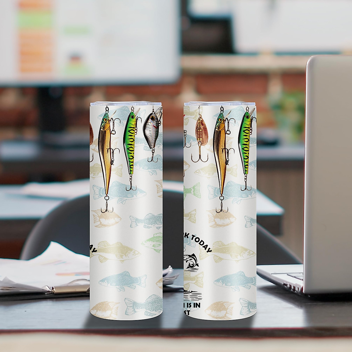 MoYueno Fishing Gifts, Slim Fish Tumbler with Lid & Straw & Brush, Fisherman Cup, Grandpa Fishing Gifts, Fathers Day Gift For Dad, 20 Oz