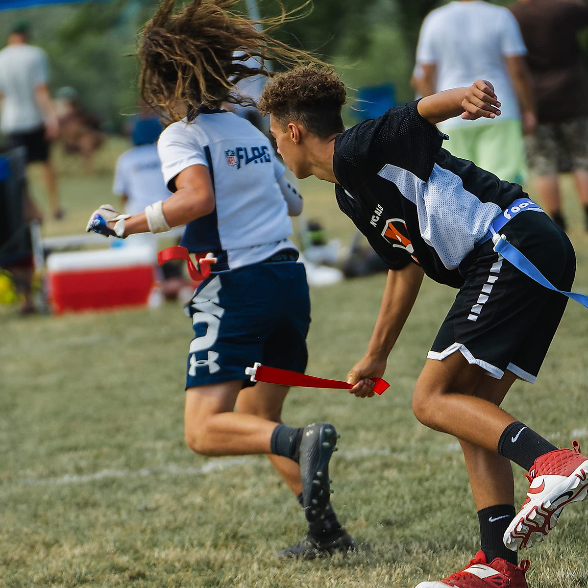 ANCKNE Flag Football Set, 2 Player Flag Football Belts for Kids/Youth/Adult, Includes 2 Adjustable Belts, 6 Flags, Strong Buckle Belt for Kids Players of Flag Football (3 Red & 3 Blue Flags)