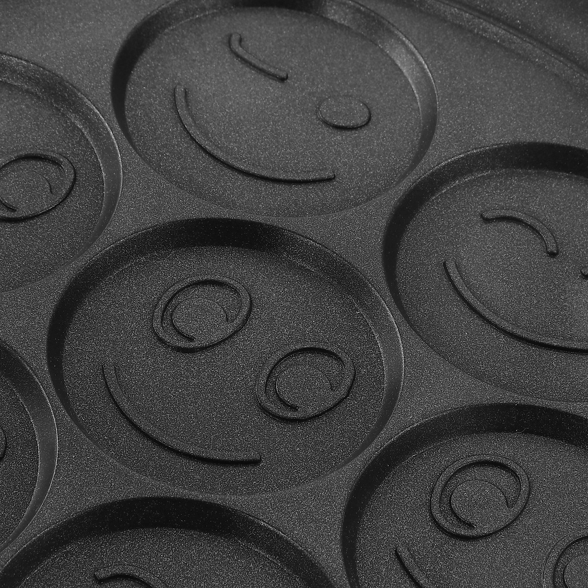 MegaChef Happy Face Emoji 10.5 Inch Aluminum Nonstick Pancake Maker Pan with Cool Touch Handle