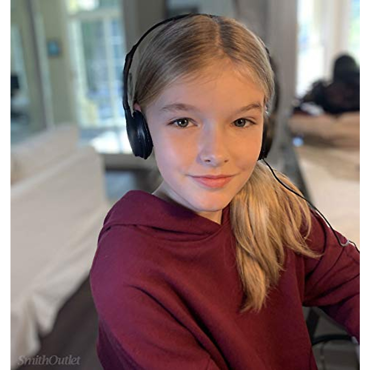 SmithOutlet 25 Pack Over The Head Low Cost Headphones in Bulk