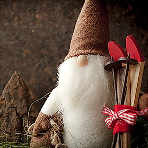 Tatuo 22 Pcs Faux Fur Fabric Squares and Wooden Balls Gnome Beards Crafting Set Include 2 Pcs Fur Fabric Patches 10 x 10 Inch 20 Pcs Wood Balls for Christmas Crafting Sewing Supplies(White)