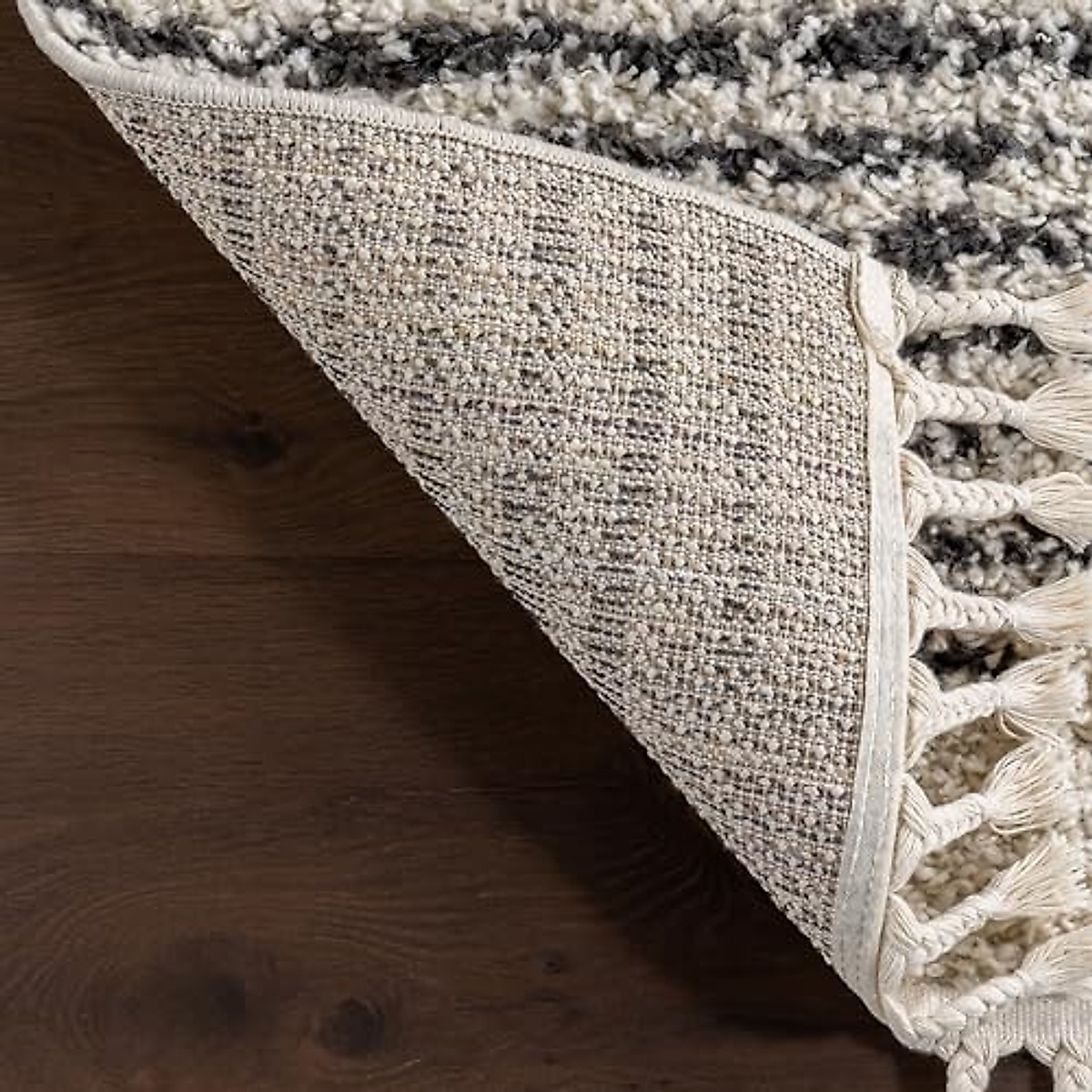 nuLOOM Bria Moroccan Shag Tasseled Area Rug - 2x3 Accent Shag Rug Modern/Contemporary Off-White/Charcoal Rugs for Living Room Bedroom Dining Room Nursery Entryway