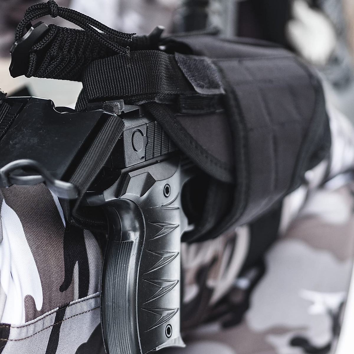 Drop Leg Holster, Thigh Holster, Tactical Holster, Leg Holster for Pistols, Universal Airsoft Right/Left, IWB/OWB 9mm Holster for Concealed Carry with Magazine Pouch - Black, Right Handed Drop Holster